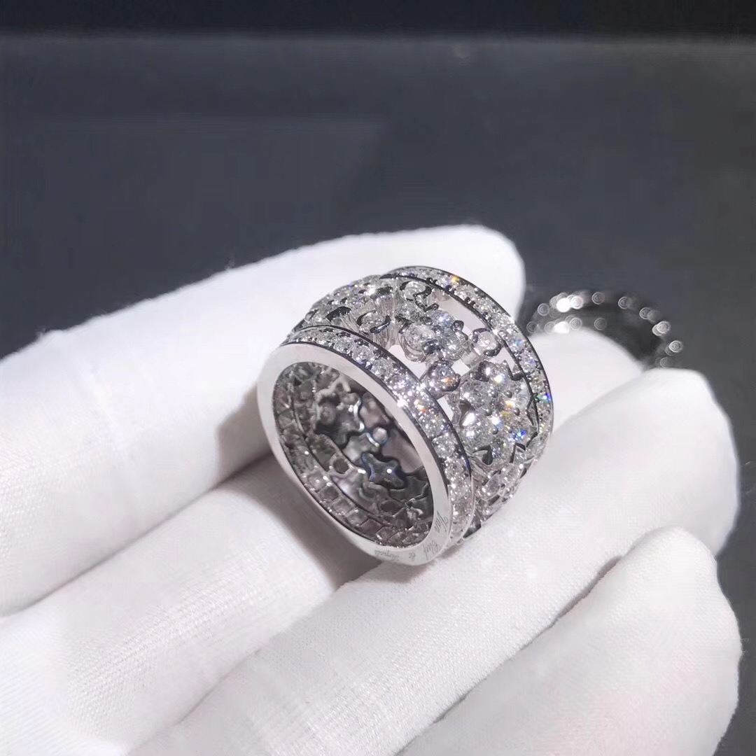 Van Cleef & Arpels Platinum Diamonds Snowflake Band Ring