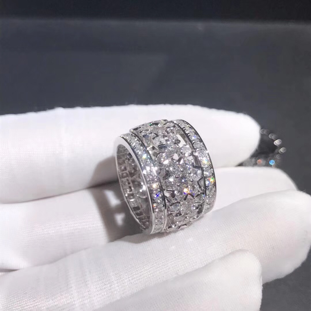 Van Cleef & Arpels Platinum Diamonds Snowflake Band Ring
