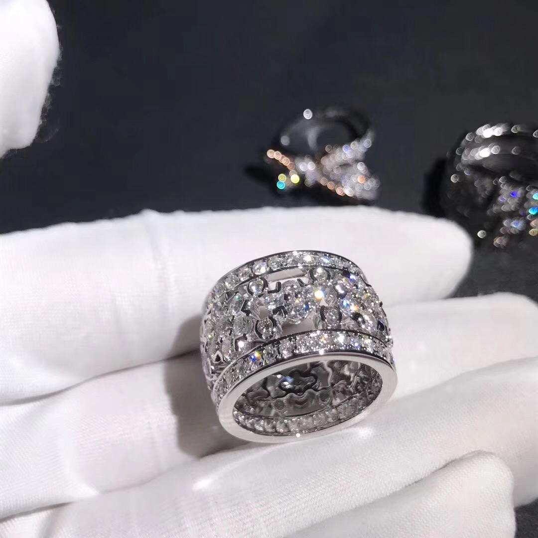 Van Cleef & Arpels Platinum Diamonds Snowflake Band Ring